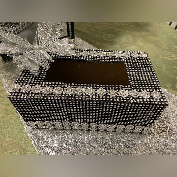 Design | Bling Kleenex Tissue Box | Poshmark